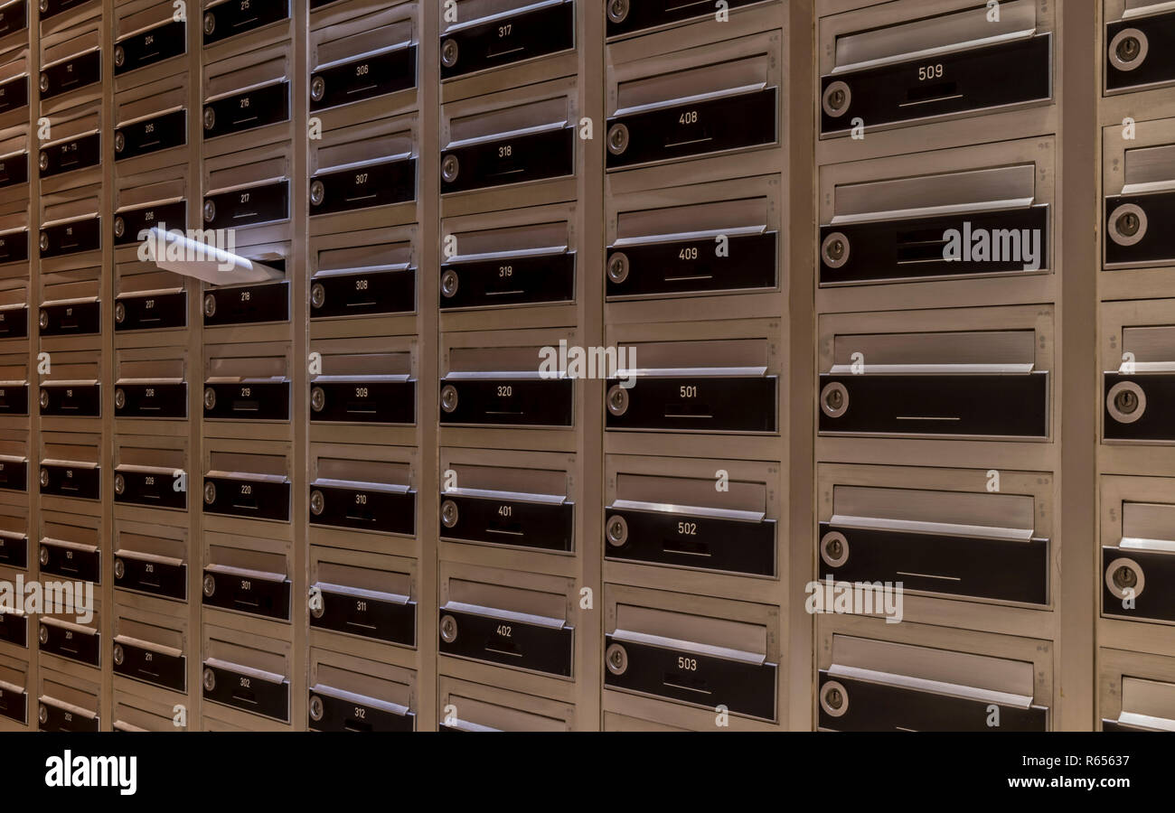 Mailbox message hi-res stock photography and images - Alamy