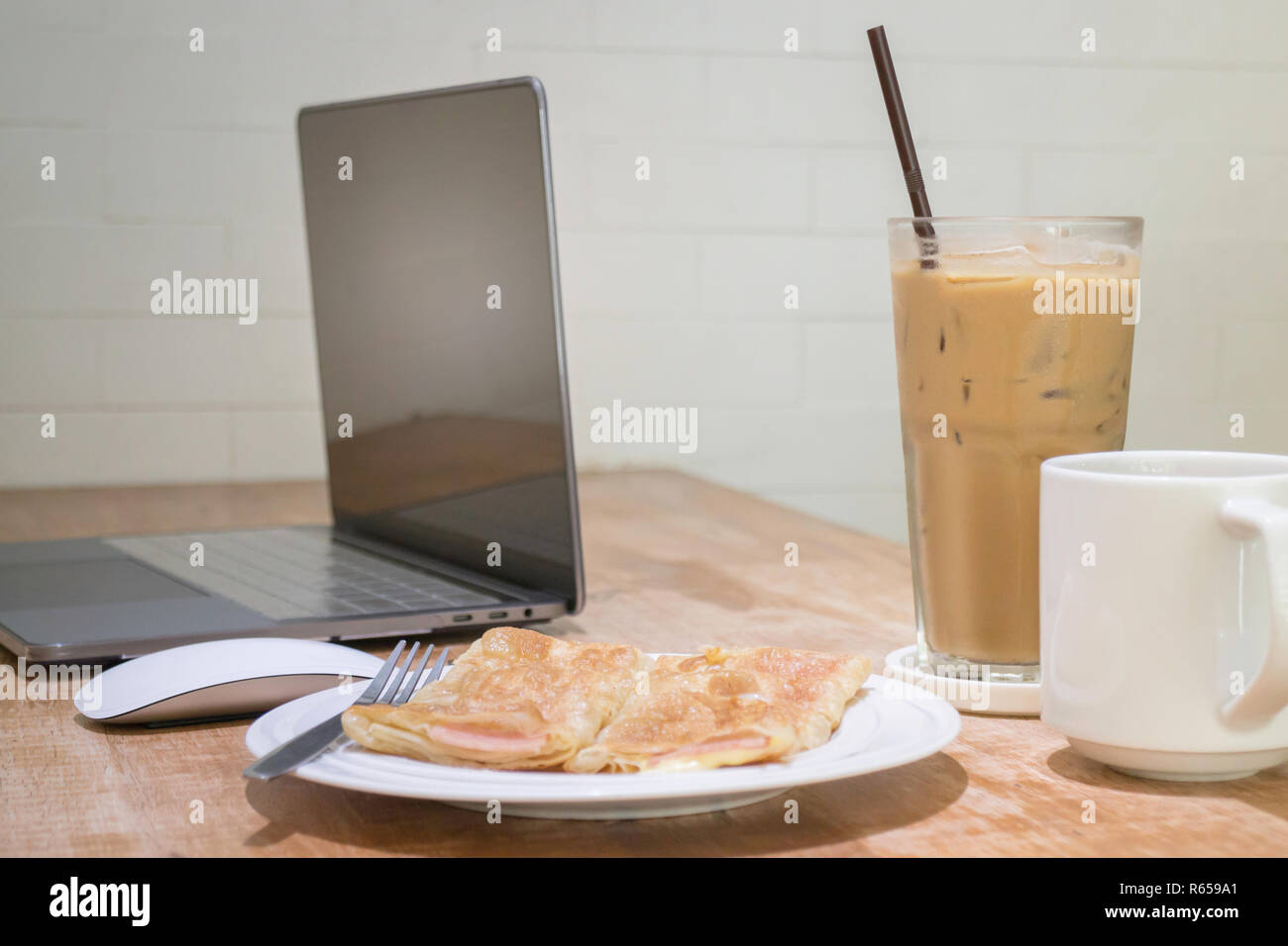 Work hour hi-res stock photography and images - Alamy