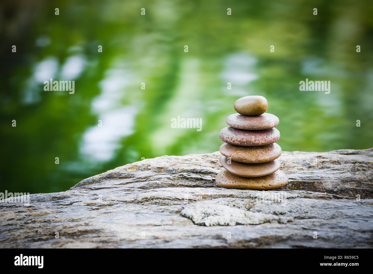 Zen garden stack rocks hi-res stock photography and images - Alamy