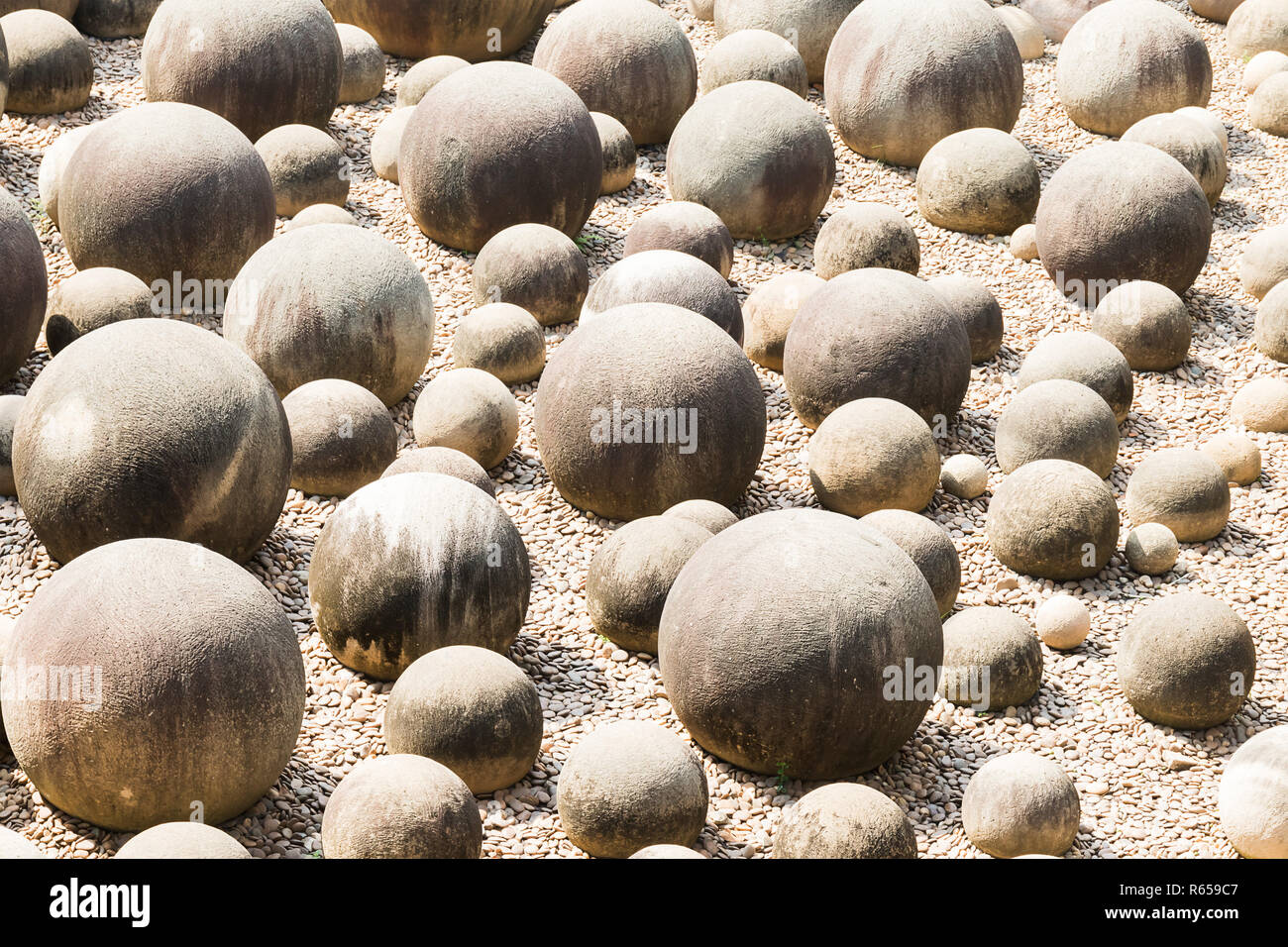 Sphere shapes in nature hi-res stock photography and images - Alamy