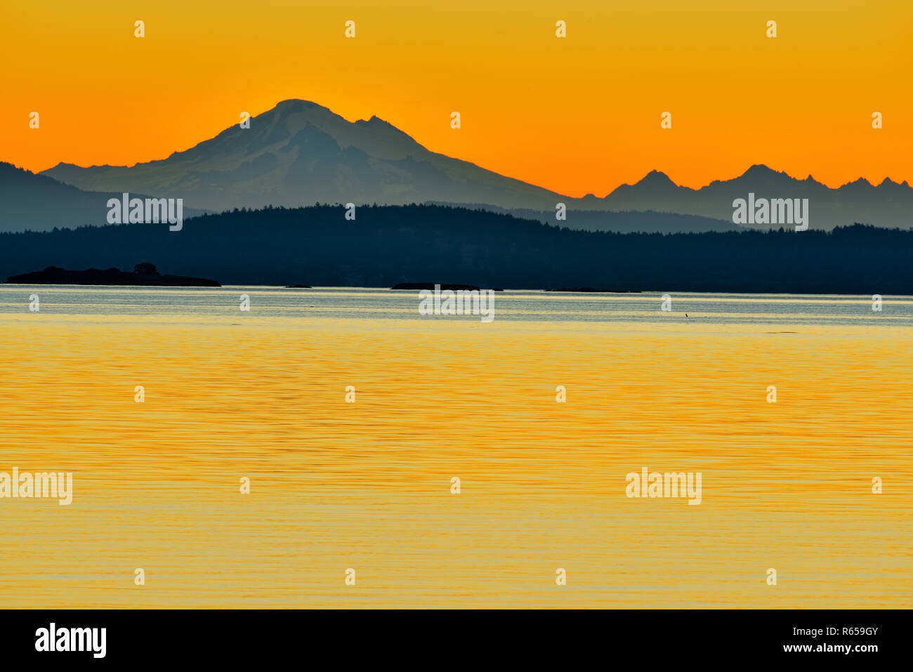 Mount Baker and Cordova Bay at dawn, Victoria, British Columbia, Canada ...