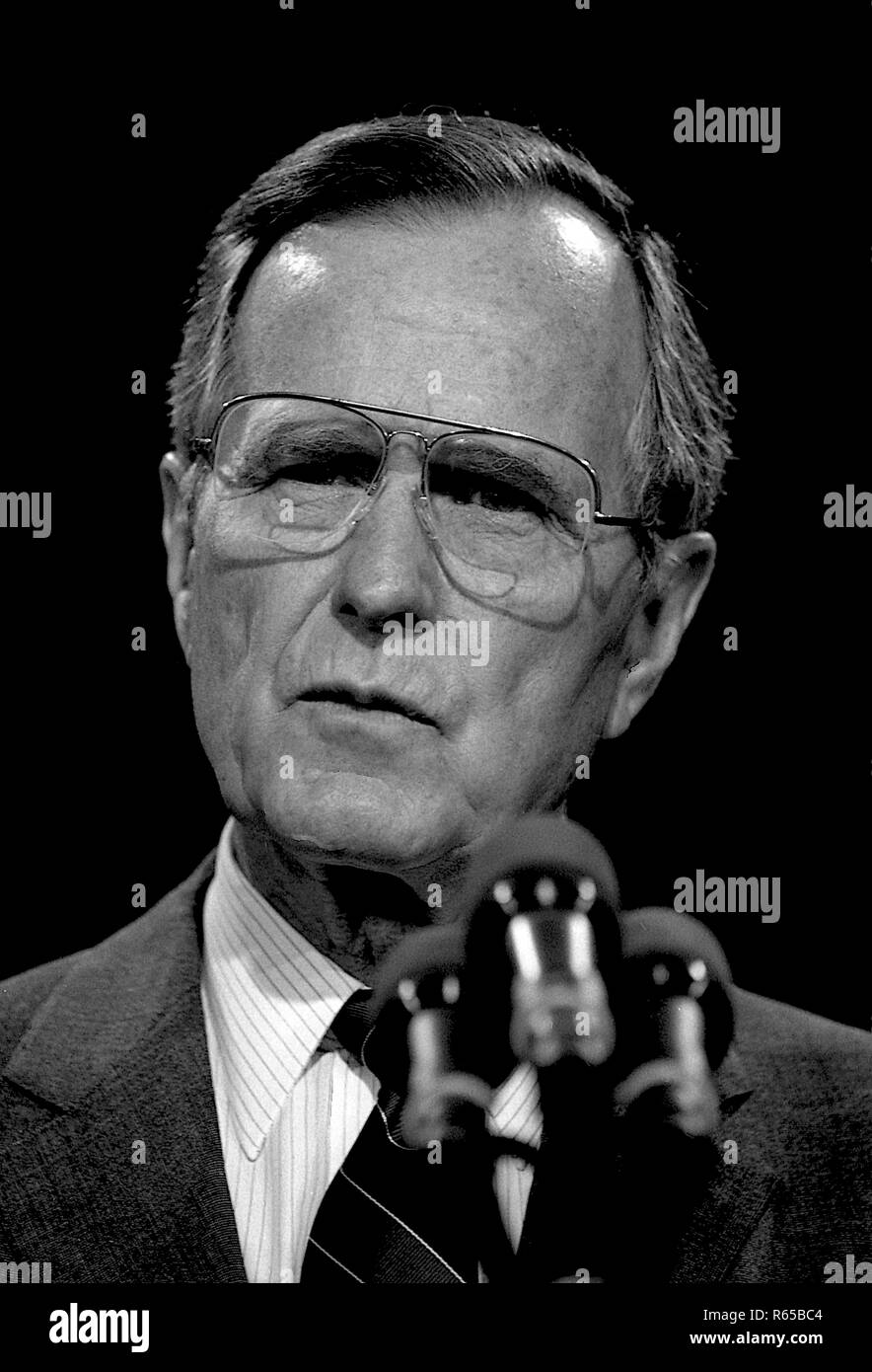 Washington, DC. 4-18-1991 President George H.W. Bush along with ...