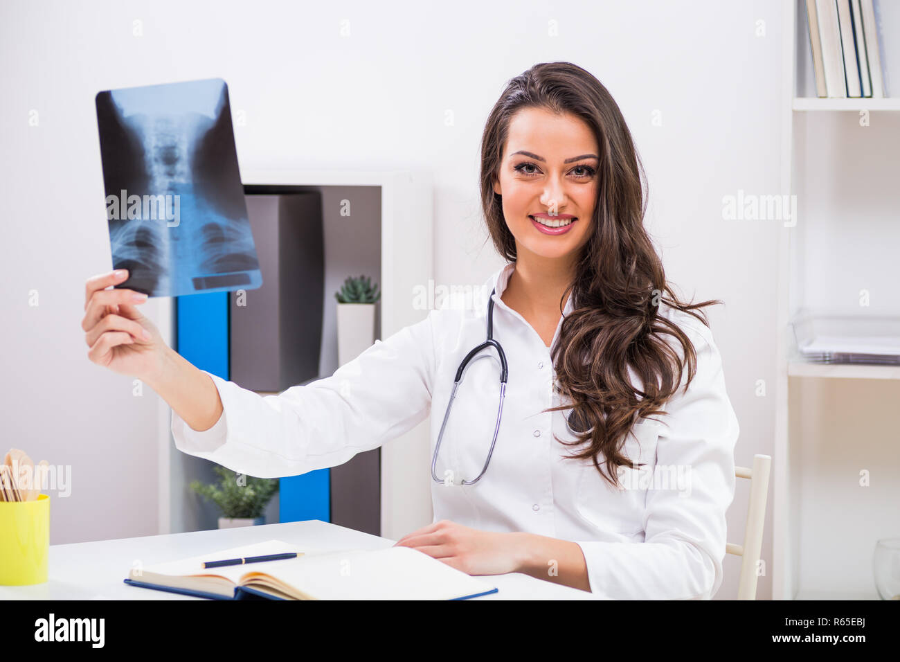 Beautiful radiologist hi-res stock photography and images - Alamy