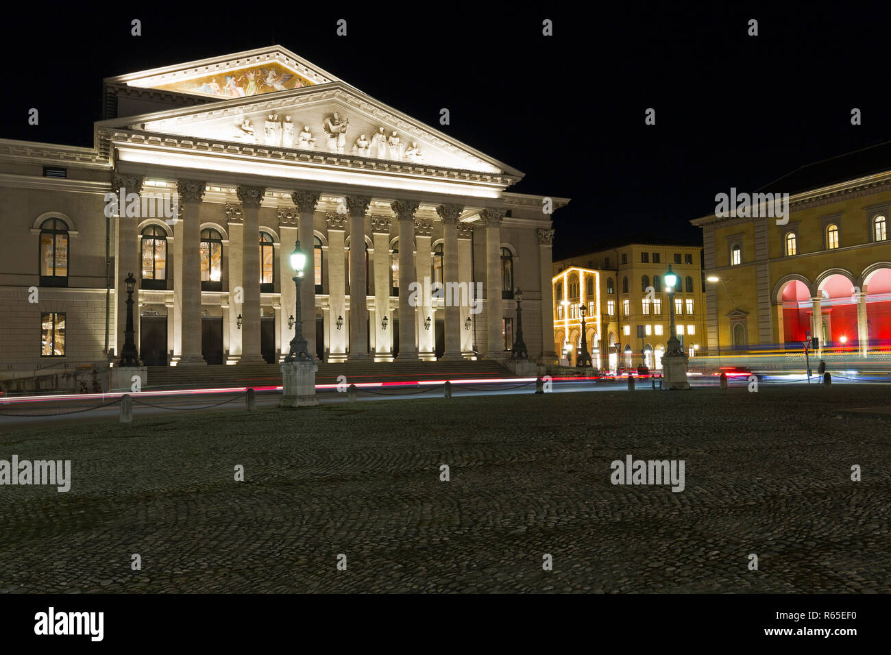 bavarian state opera in munich at night Stock Photo - Alamy