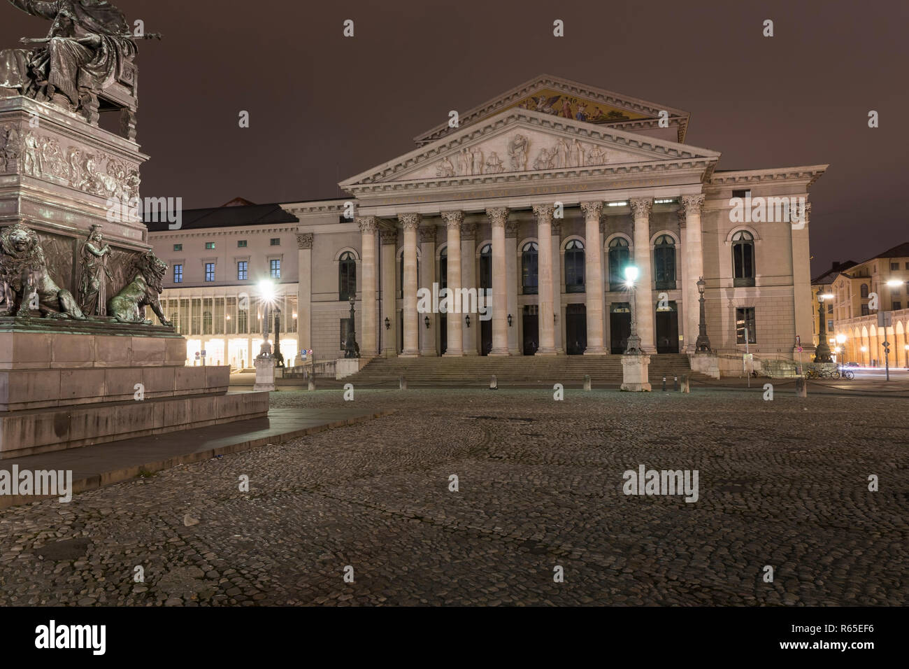 Opera all munich hi-res stock photography and images - Alamy