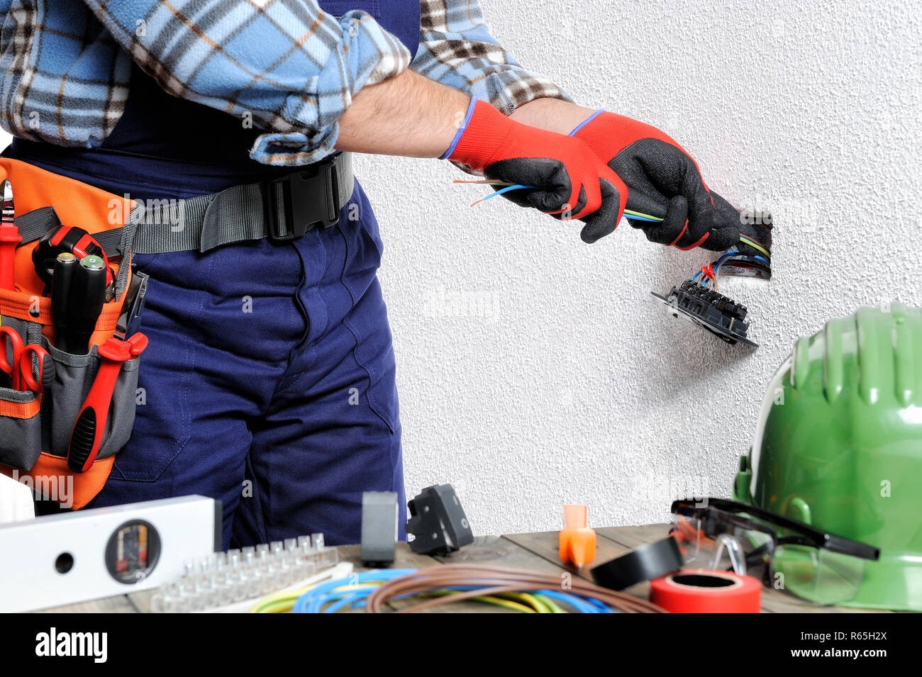 Electric switch laboratory hi-res stock photography and images - Alamy