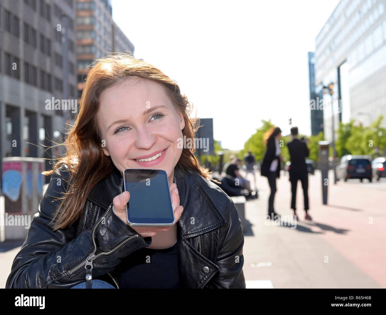 woman with smartphone Stock Photo - Alamy