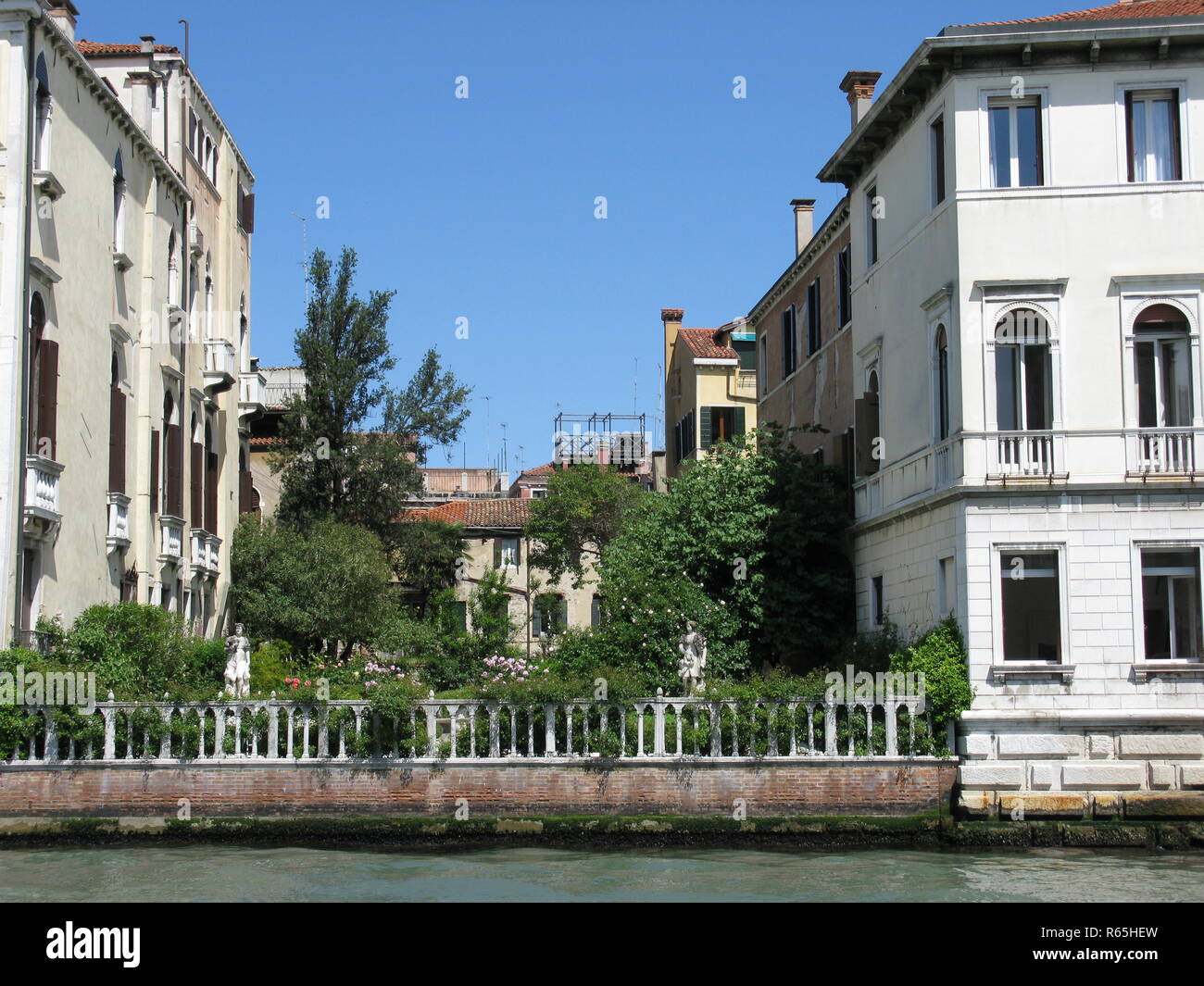 Hidden gardens venice hi-res stock photography and images - Alamy