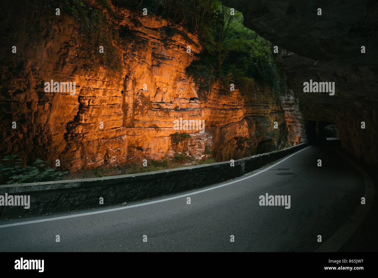Road forra italy hi-res stock photography and images - Alamy