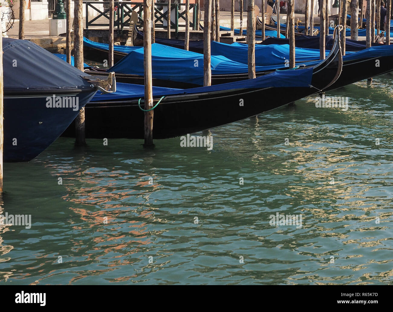 Gondola rowing boat in Venice Stock Photo - Alamy
