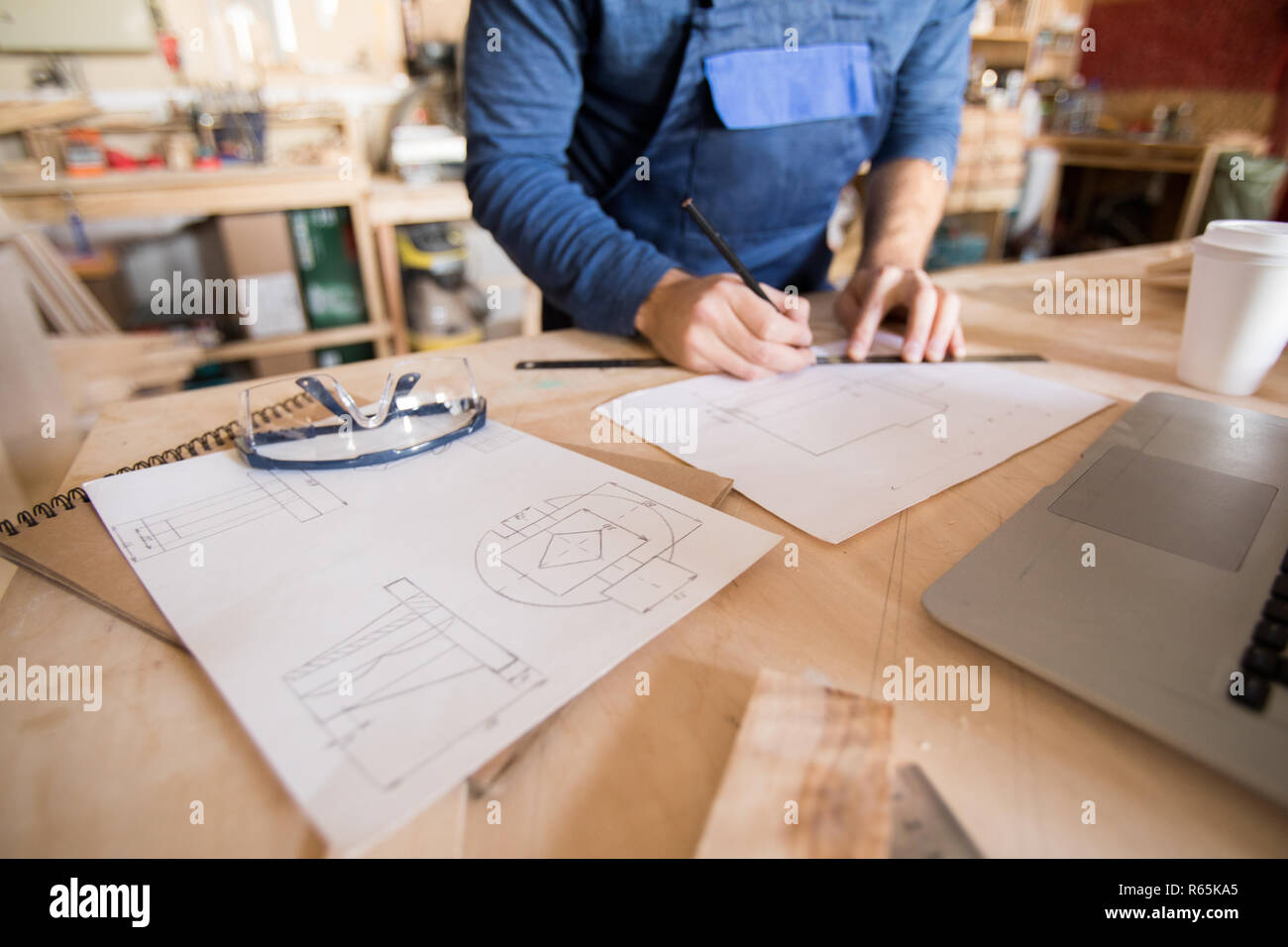 Close up mature carpenter hi-res stock photography and images - Alamy
