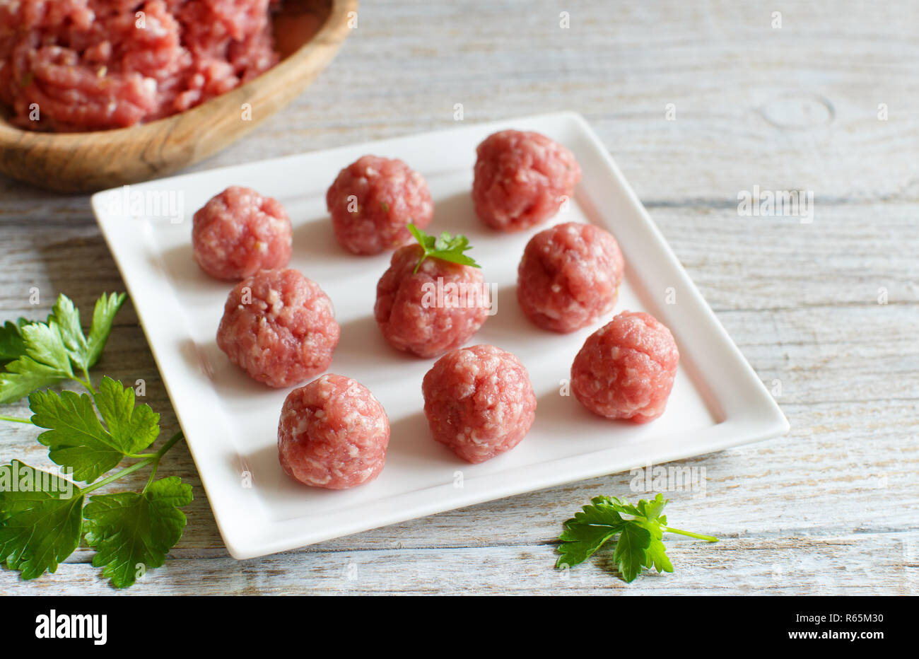Raw meatballs ready cook hi-res stock photography and images - Alamy