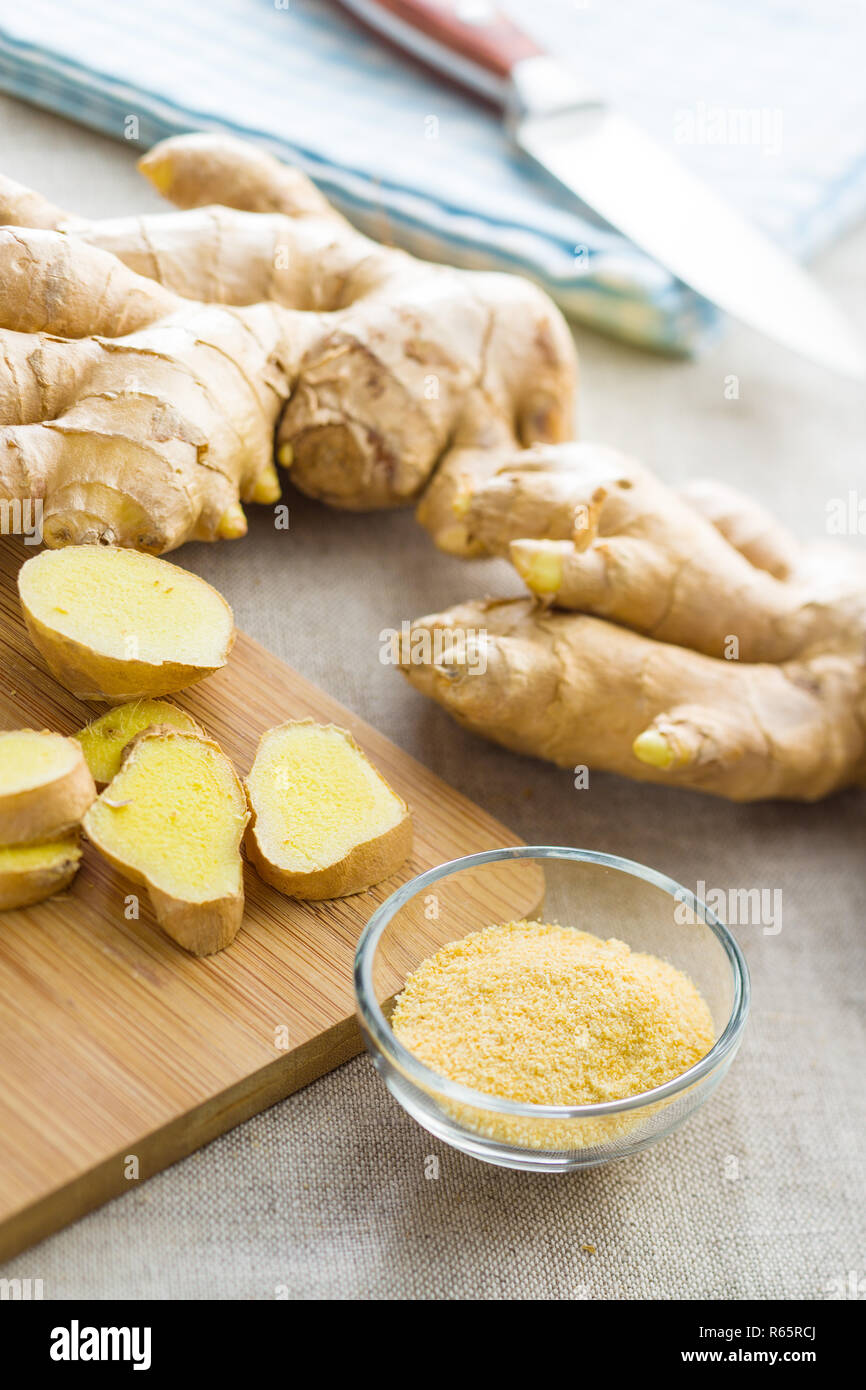 Dried and fresh ginger root Stock Photo - Alamy