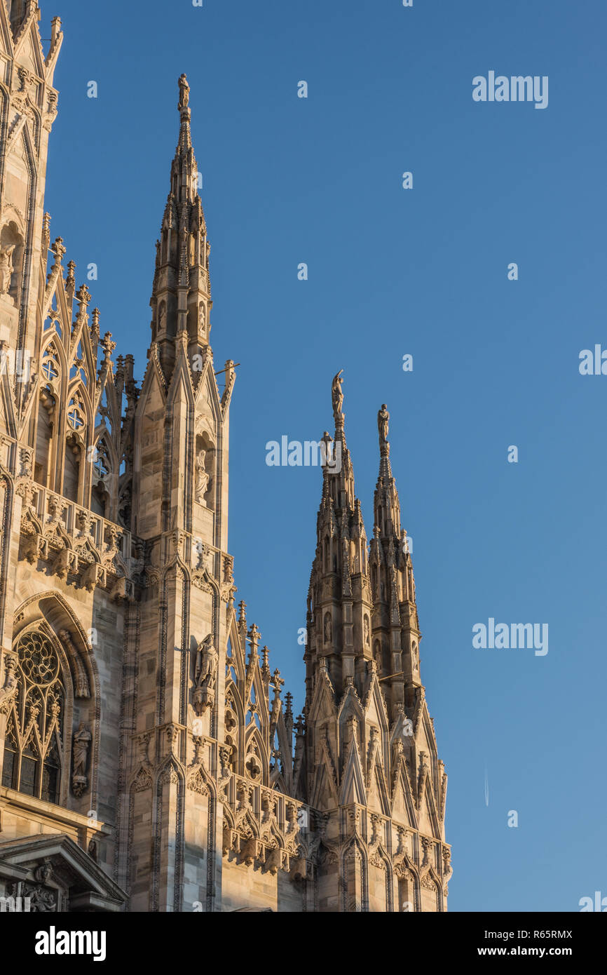 Milan Cathedral (Duomo di Milano) at sunset, Italy Stock Photo - Alamy