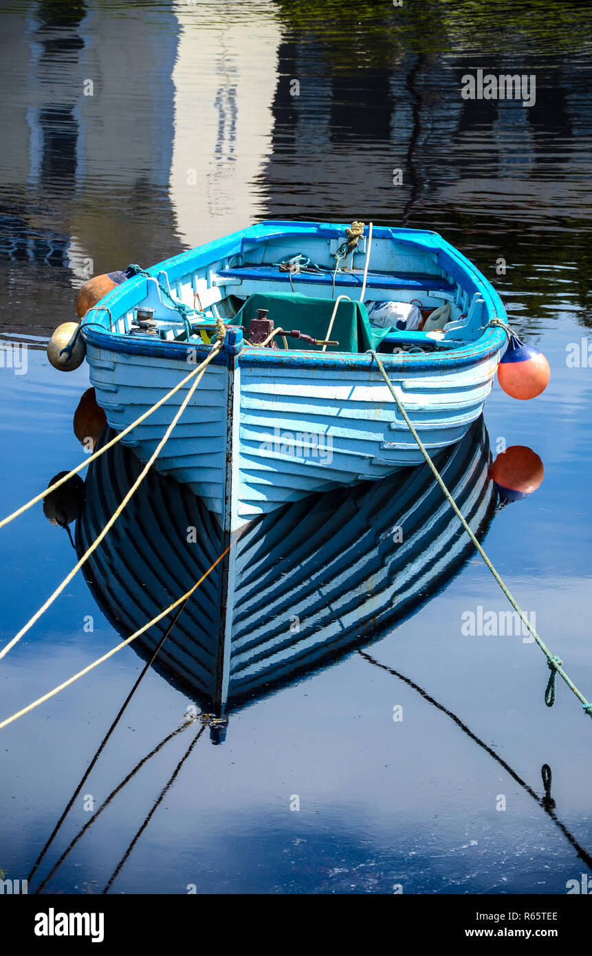 Float boat fishing hi-res stock photography and images - Alamy