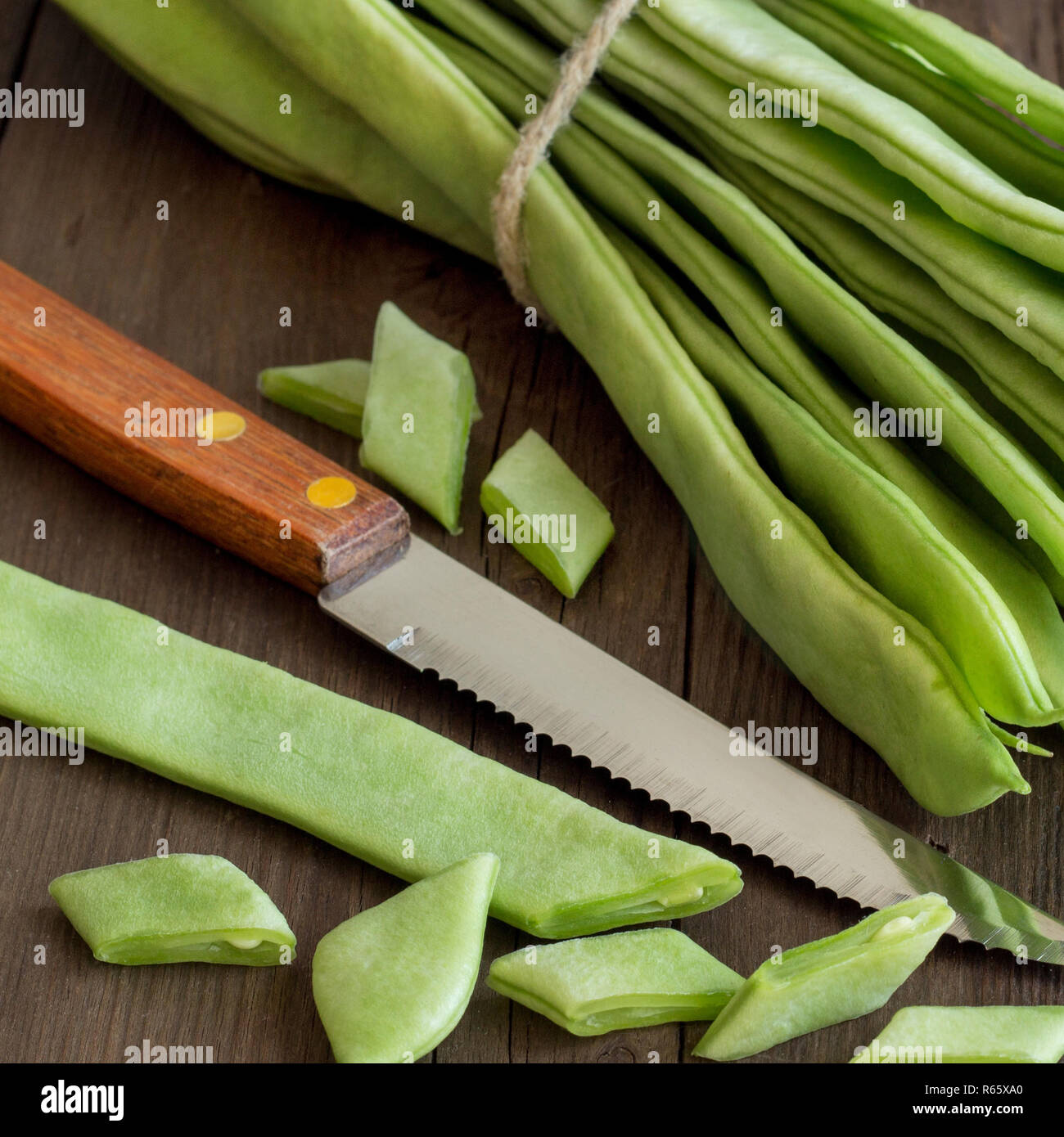 Piattoni green beans knife hi-res stock photography and images - Alamy