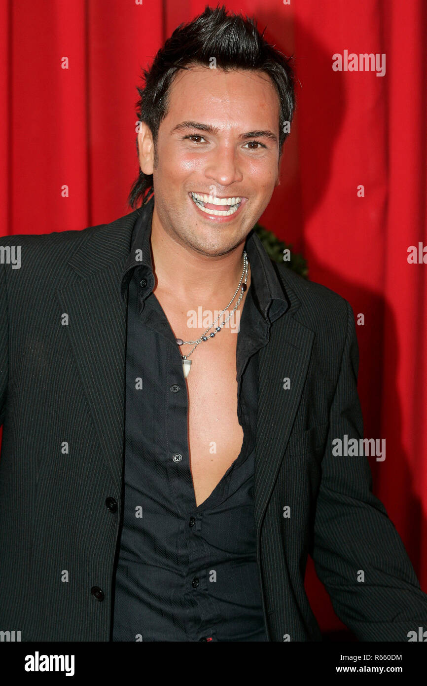 Pablo Portillo arrives on the red carpet for the 2008 Latin Billboard ...