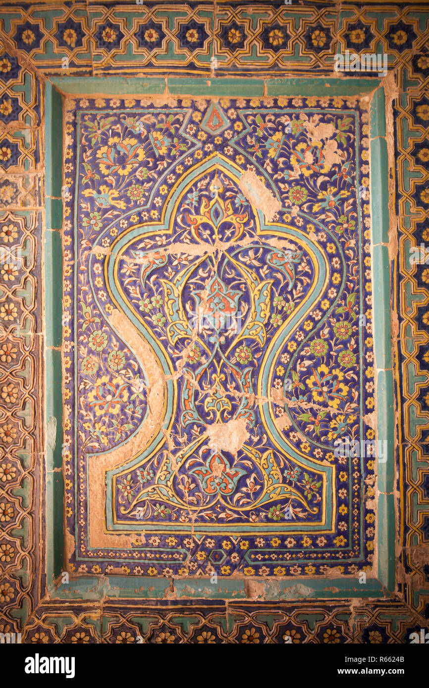 Arabic decorations on a wall Stock Photo - Alamy