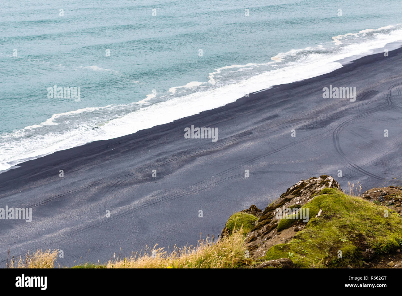 Reynisfjara beach from dyrholaey peninsula hi-res stock photography and ...