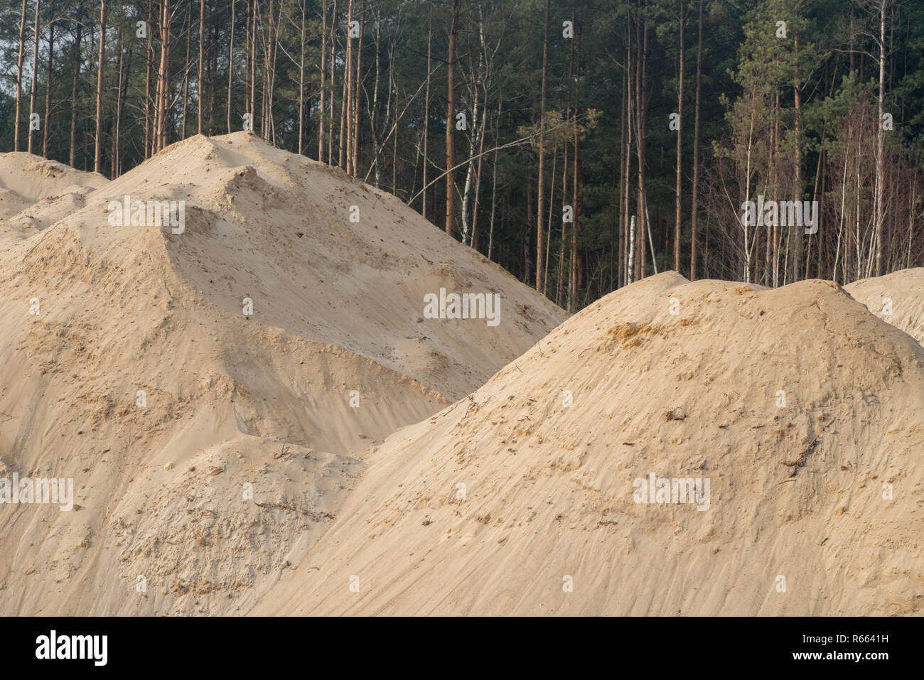 Piles of sand hi-res stock photography and images - Alamy