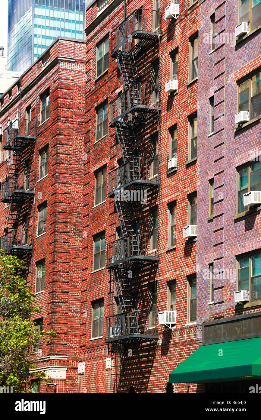 New york city building facades hi-res stock photography and images - Alamy