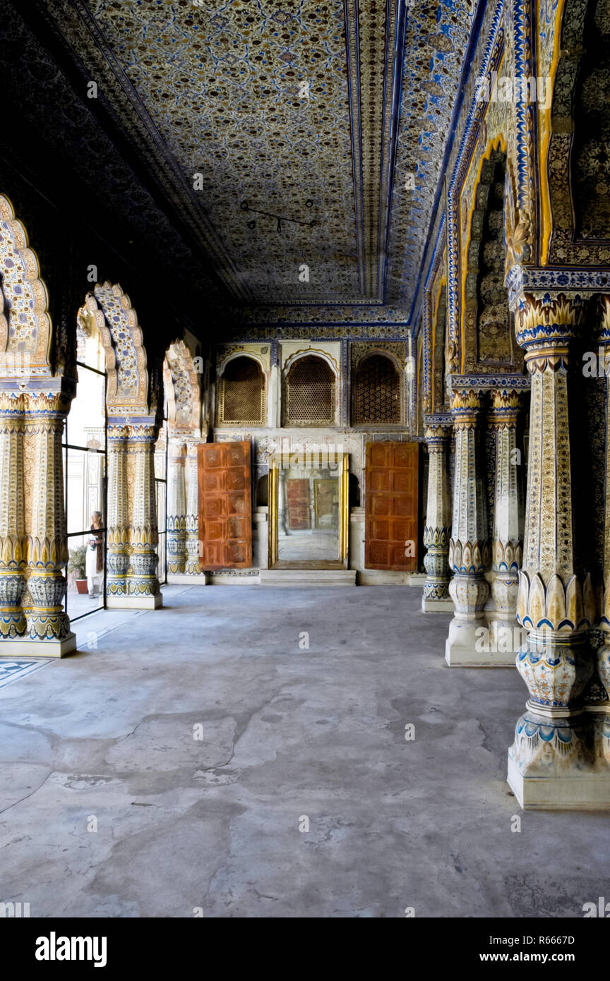 Karauli city palace hi-res stock photography and images - Alamy