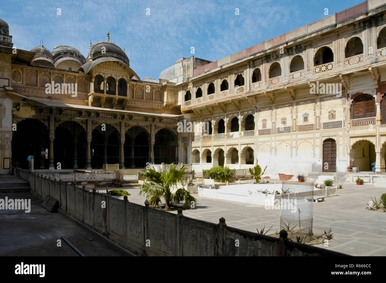 Karauli city palace hi-res stock photography and images - Alamy