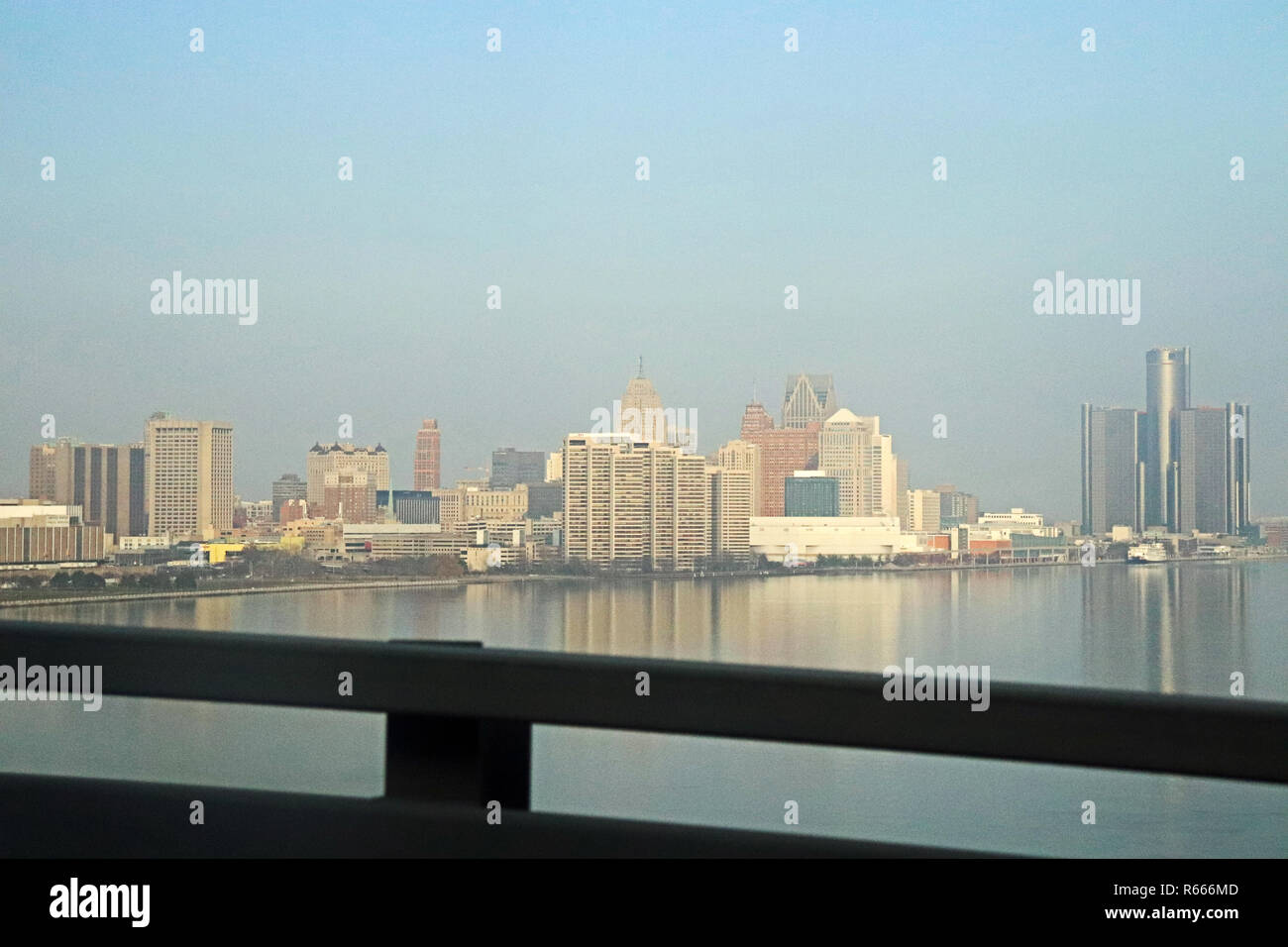 Ambassador bridge sign hi-res stock photography and images - Alamy