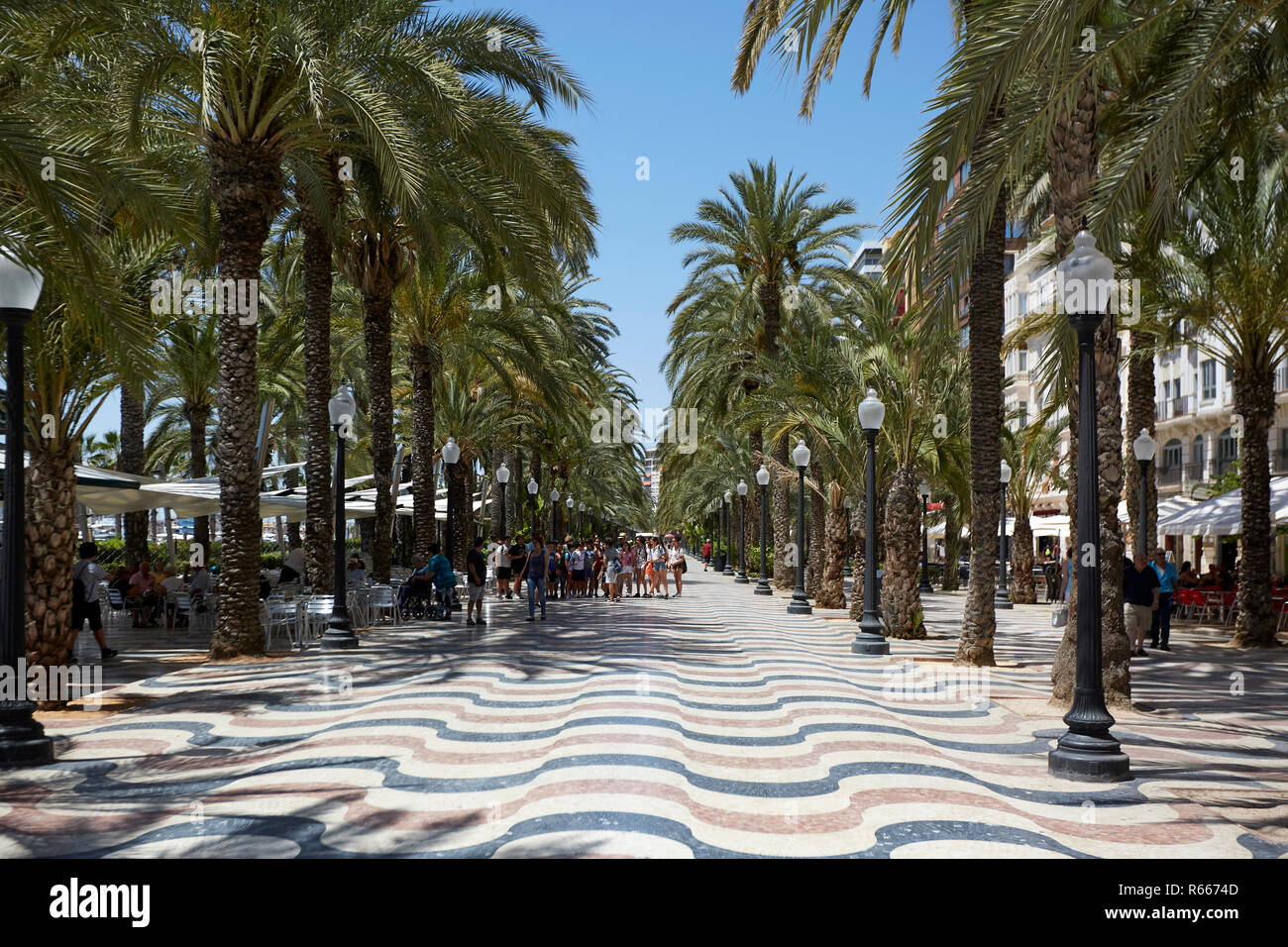 Streets of Alicante, Spain 2017 Stock Photo - Alamy