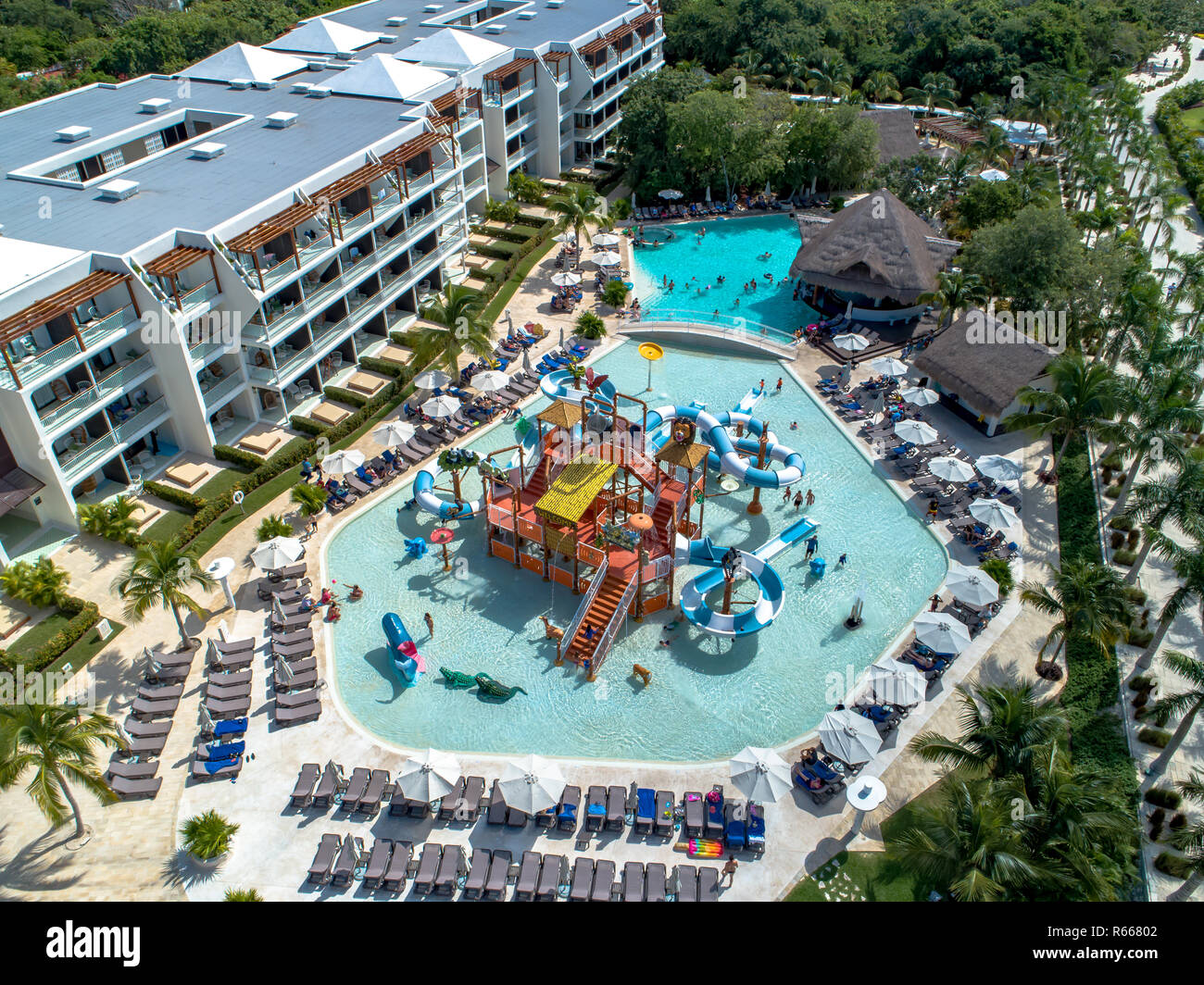 Water slides and family hi-res stock photography and images - Alamy