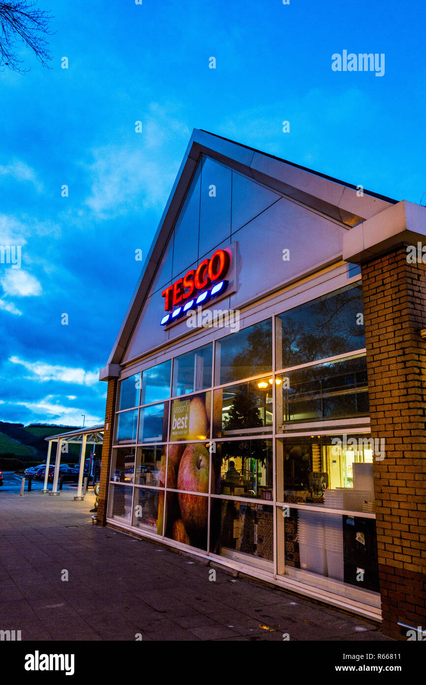 Tesco logo icon hi-res stock photography and images - Alamy