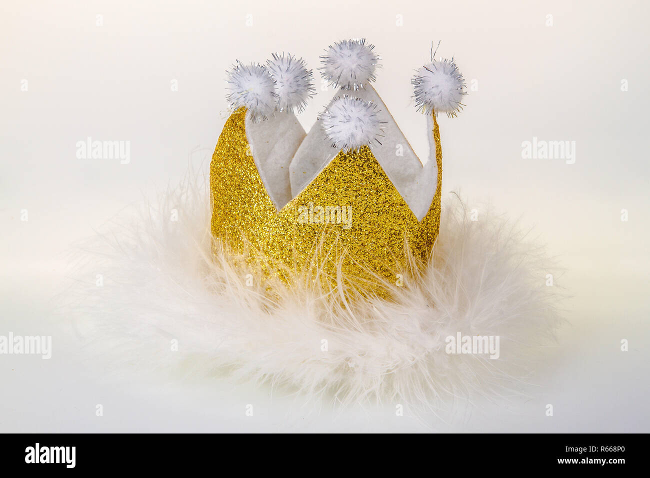 Winner crown hi-res stock photography and images - Alamy