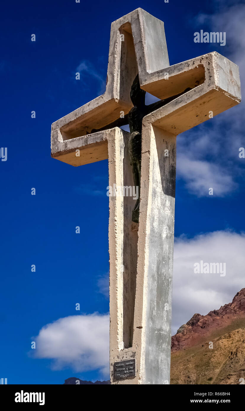 Cross in the argentinian Andes Stock Photo - Alamy