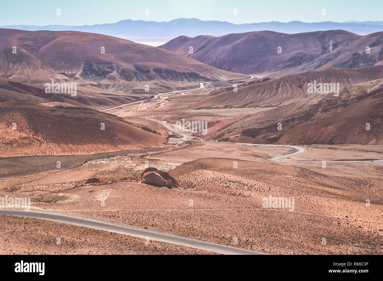 Twisting turning winding bending hi-res stock photography and images ...