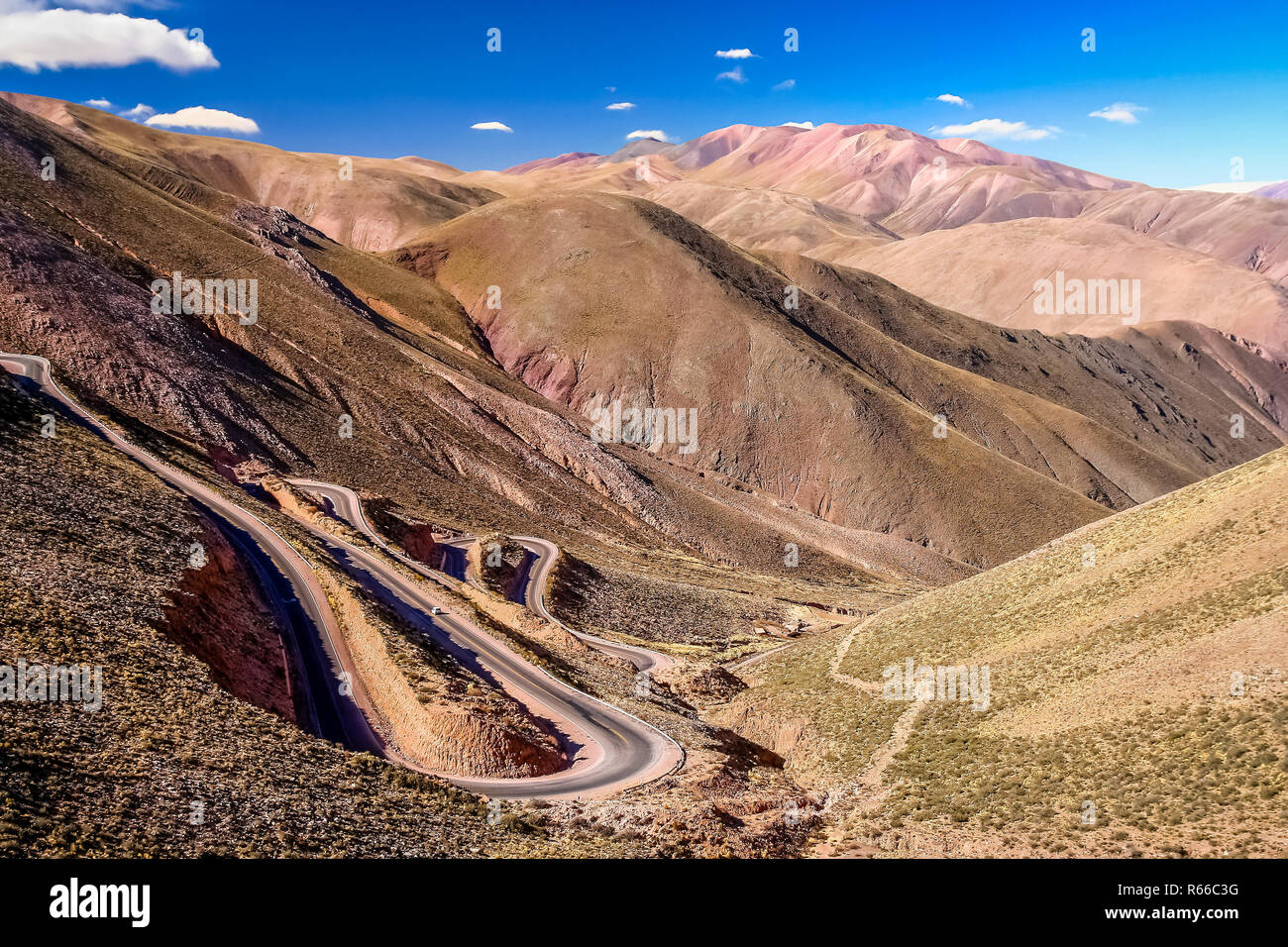 Twisting turning winding bending hi-res stock photography and images ...