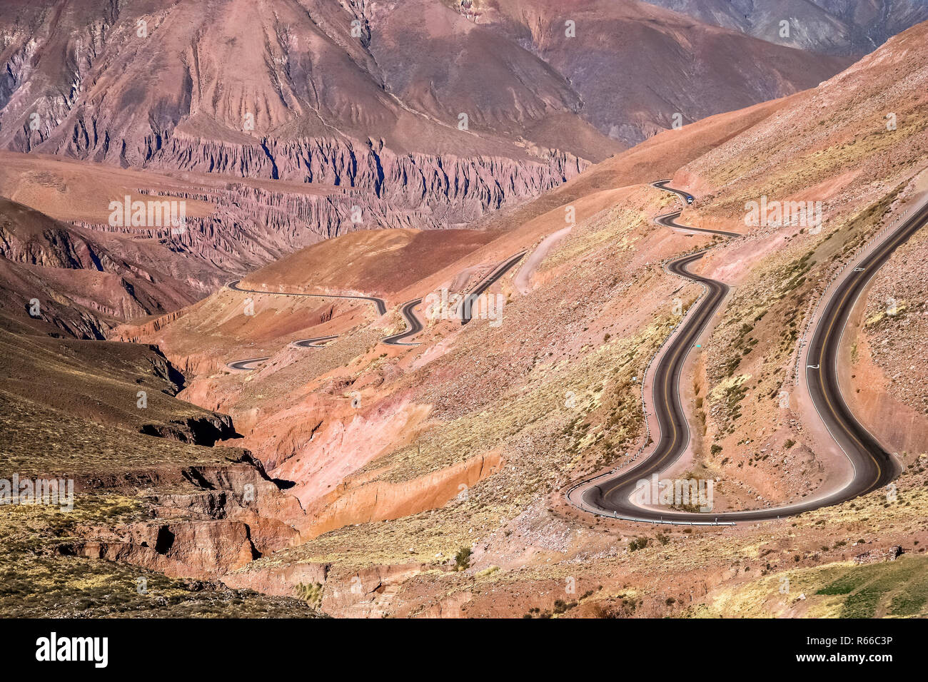 Twisting turning winding bending hi-res stock photography and images ...