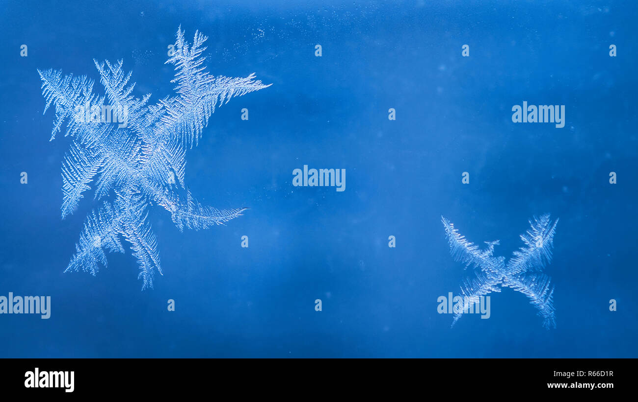 Ice patterns on a window hi-res stock photography and images - Alamy