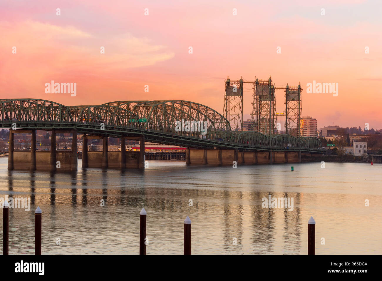Portland vancouver interstate bridge hi-res stock photography and ...
