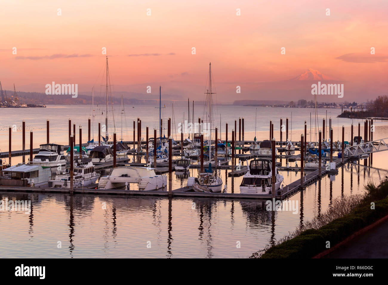 Portland marina sunset hi-res stock photography and images - Alamy