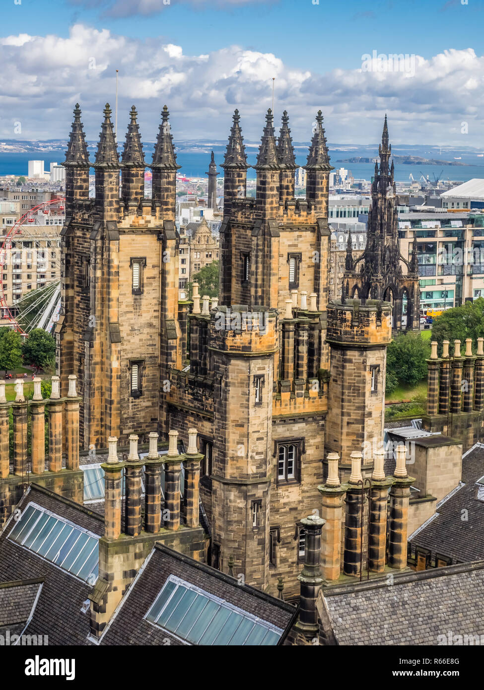 Panorama edinburgh castle the mound hi-res stock photography and images ...