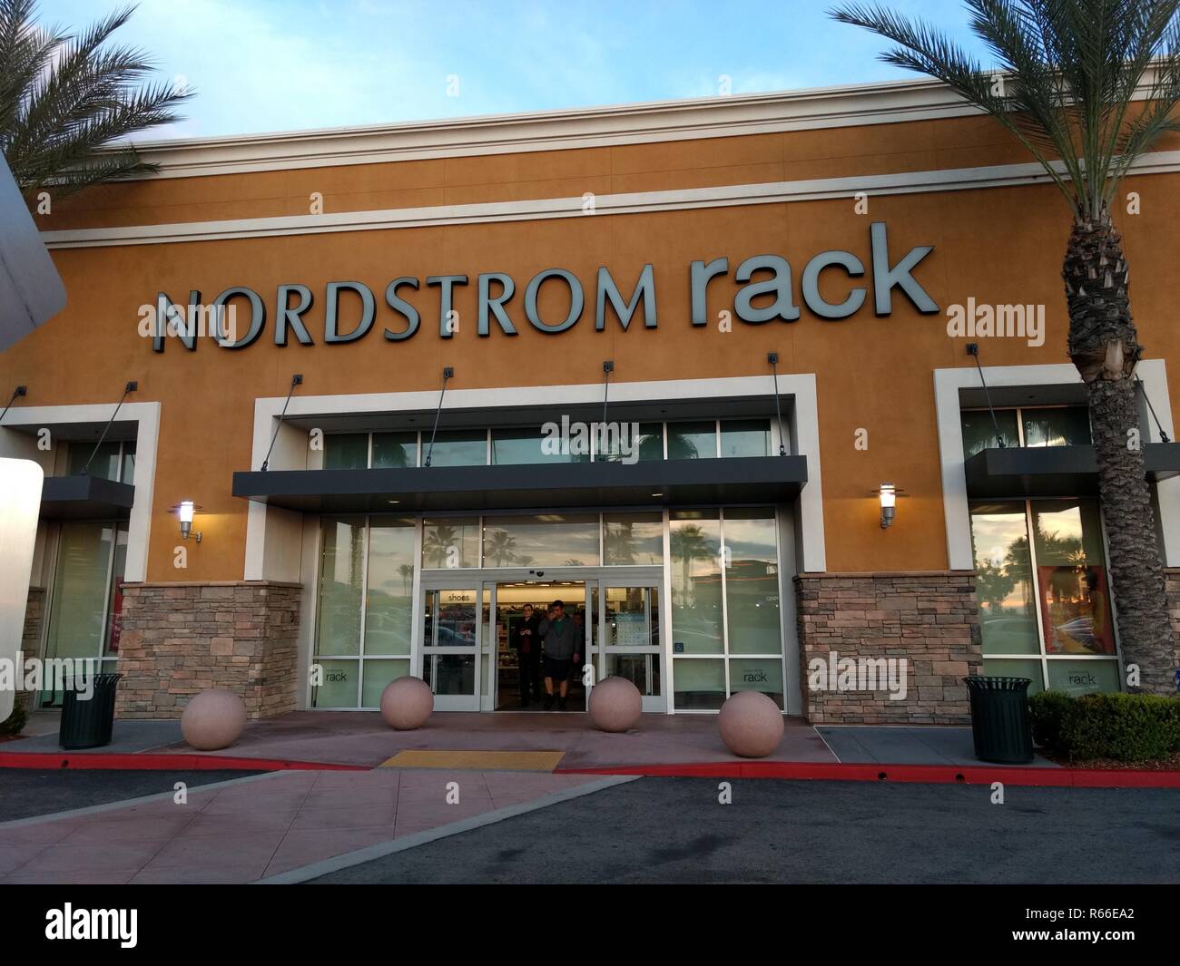 Nordstrom storefront hi-res stock photography and images - Alamy