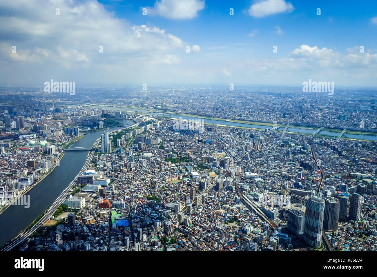 Skyline tokyo japan aerial perspective hi-res stock photography and images - Alamy