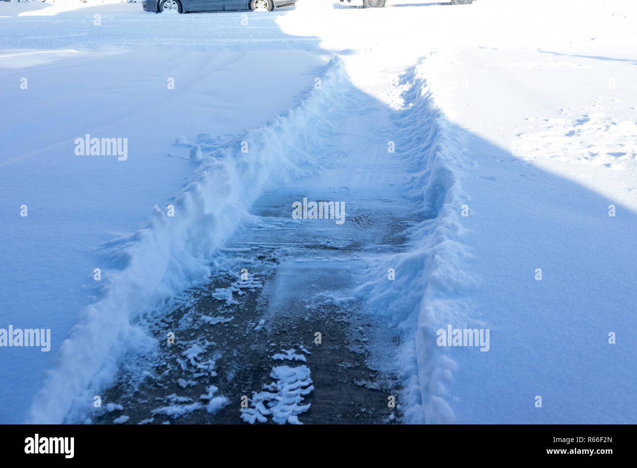 Clear driveway hi-res stock photography and images - Alamy