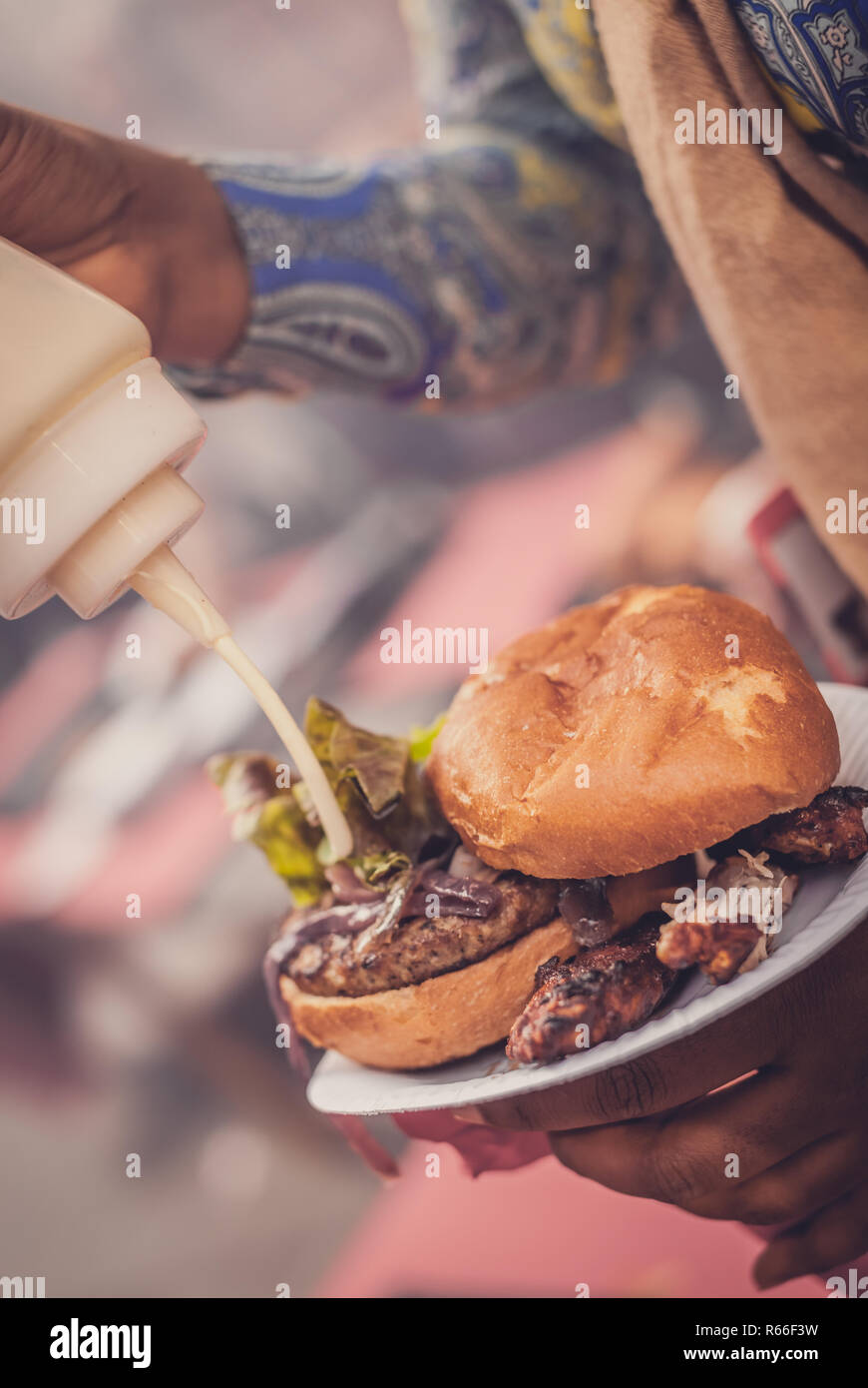 Burnt food bbq burger hi-res stock photography and images - Alamy