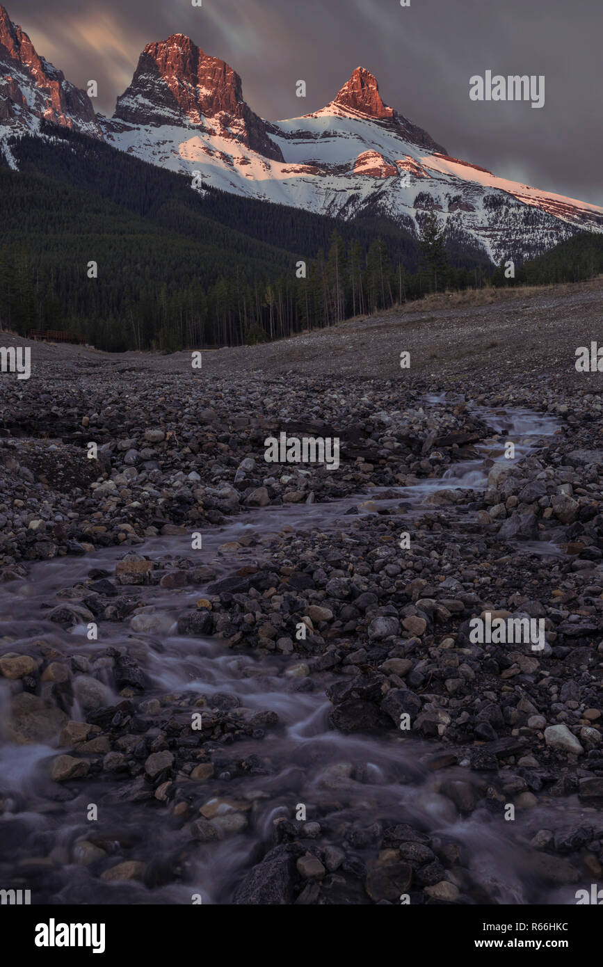 Sunrise at Three Sisters Mountain Peaks Stock Photo - Alamy