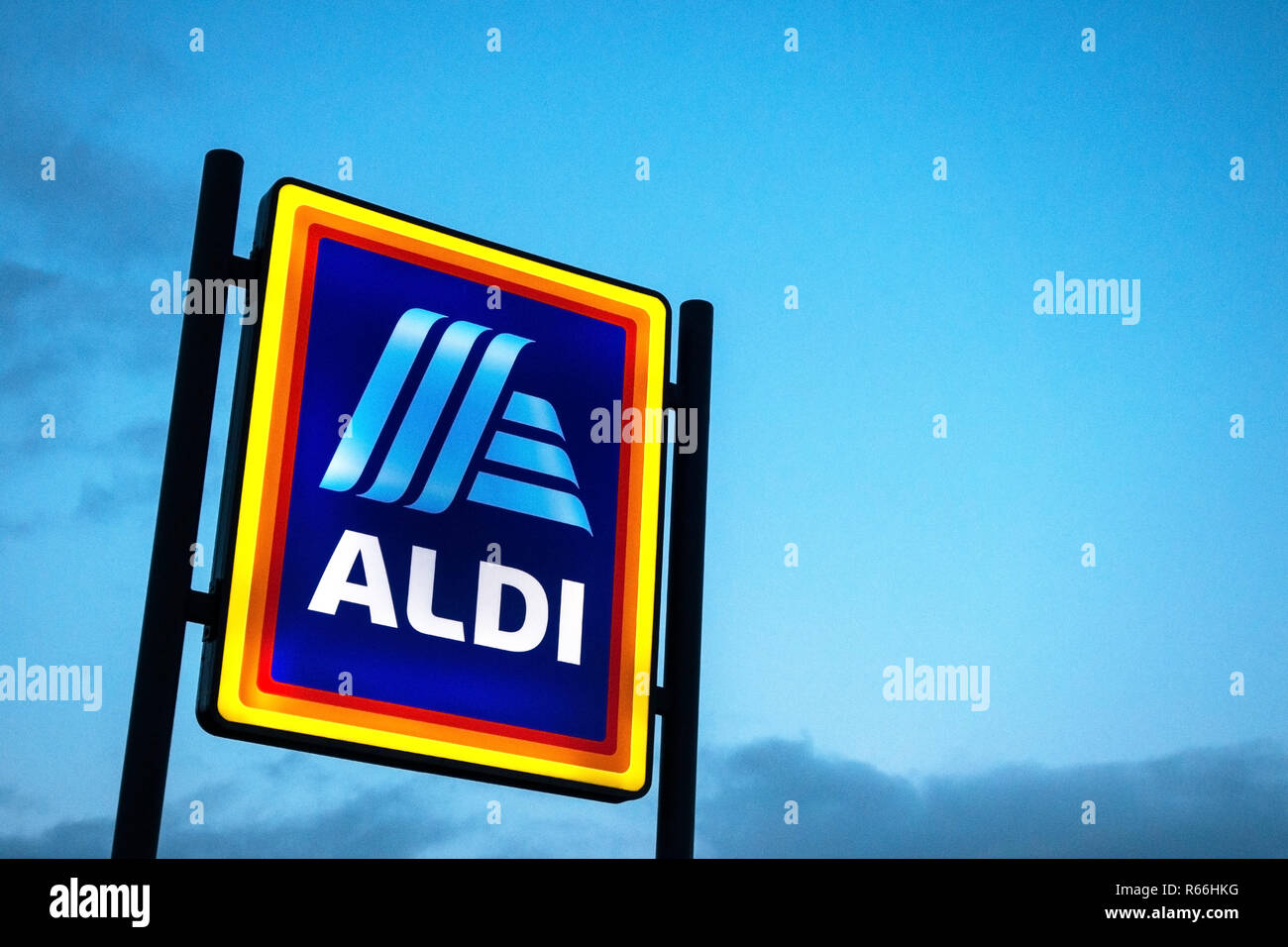 Aldi sign board hi-res stock photography and images - Alamy