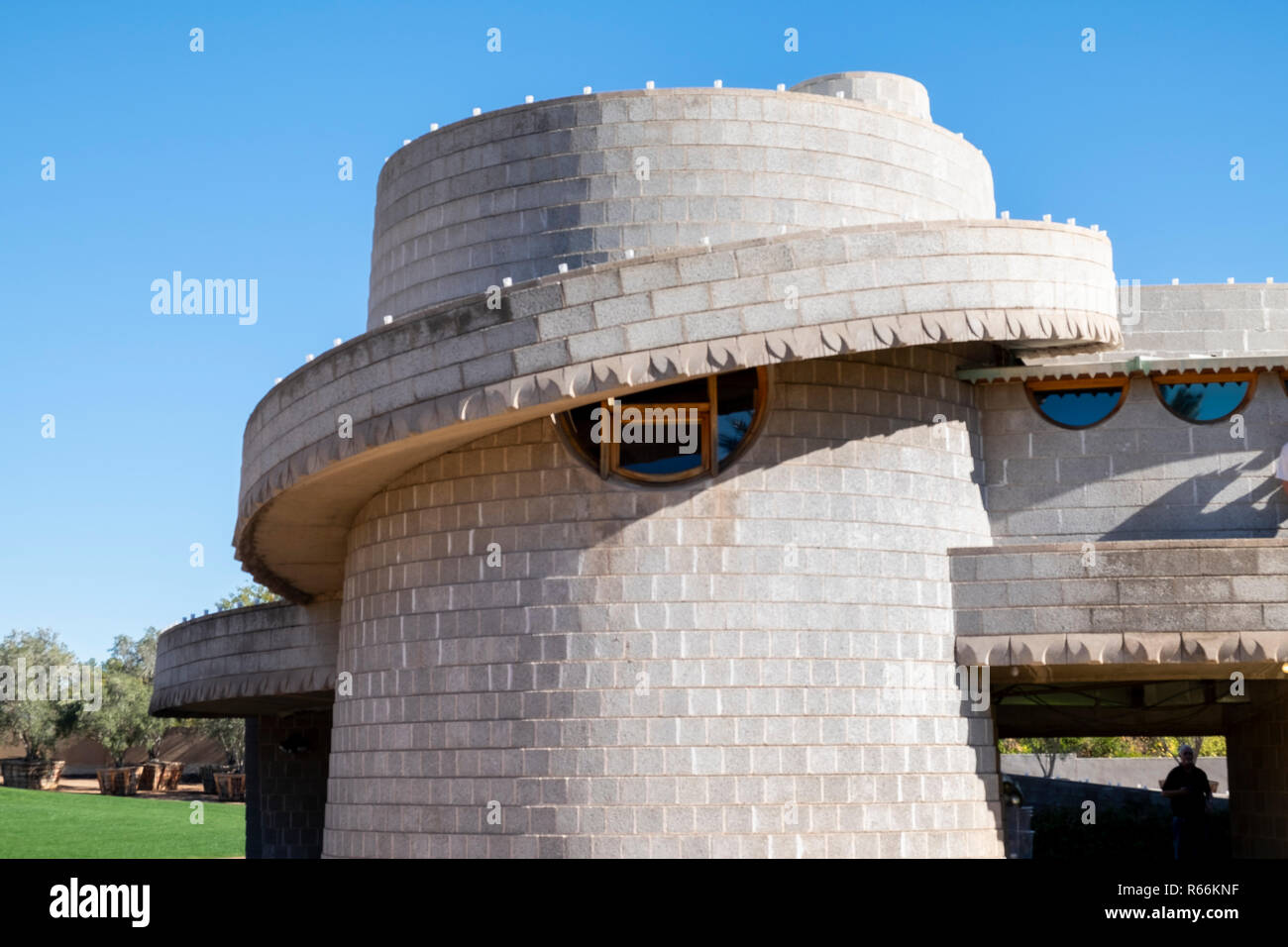 Exterior of the David and Gladys Wright house designed by Frank Lloyd ...