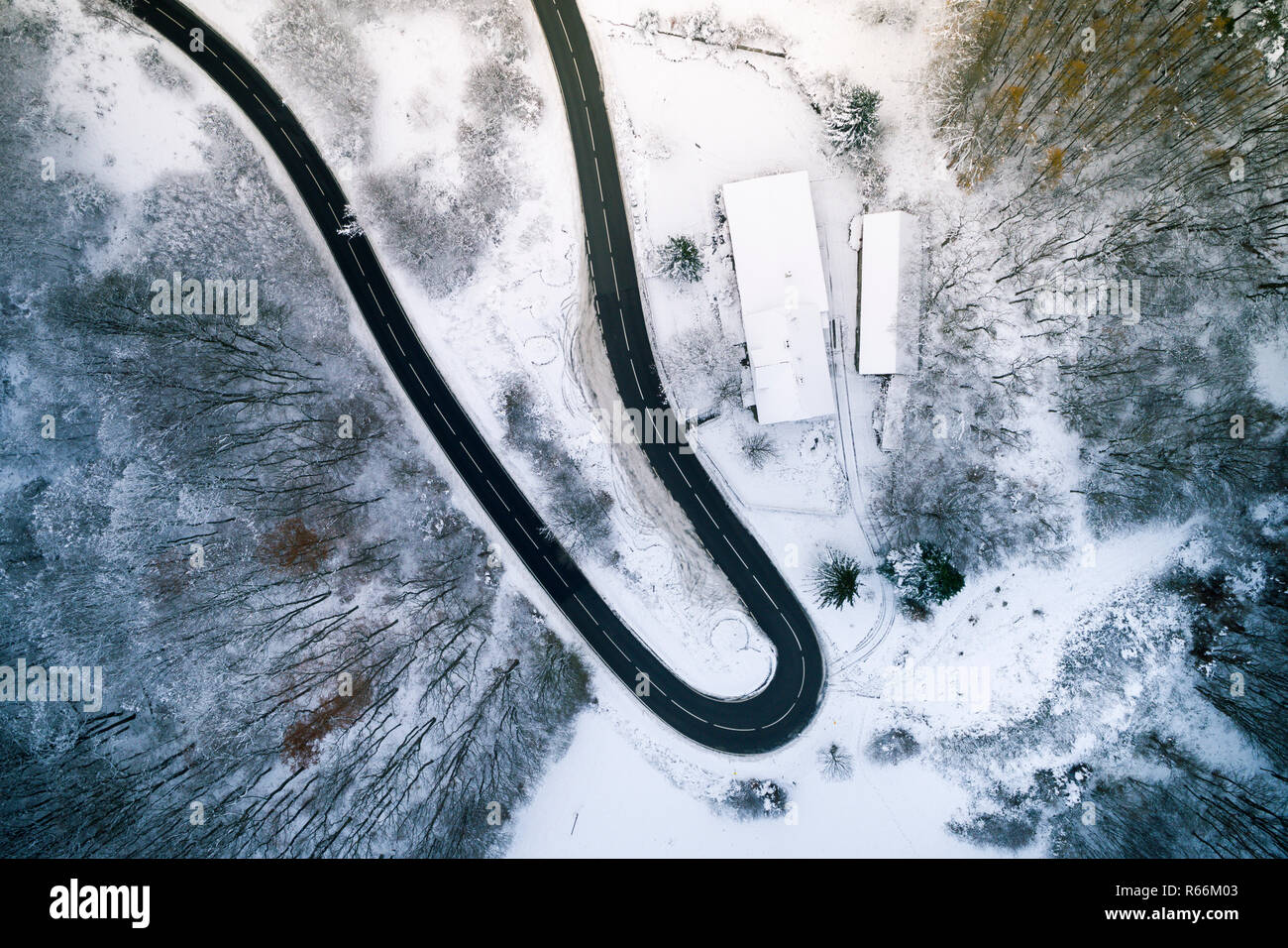 Depth of snow poles hi-res stock photography and images - Alamy