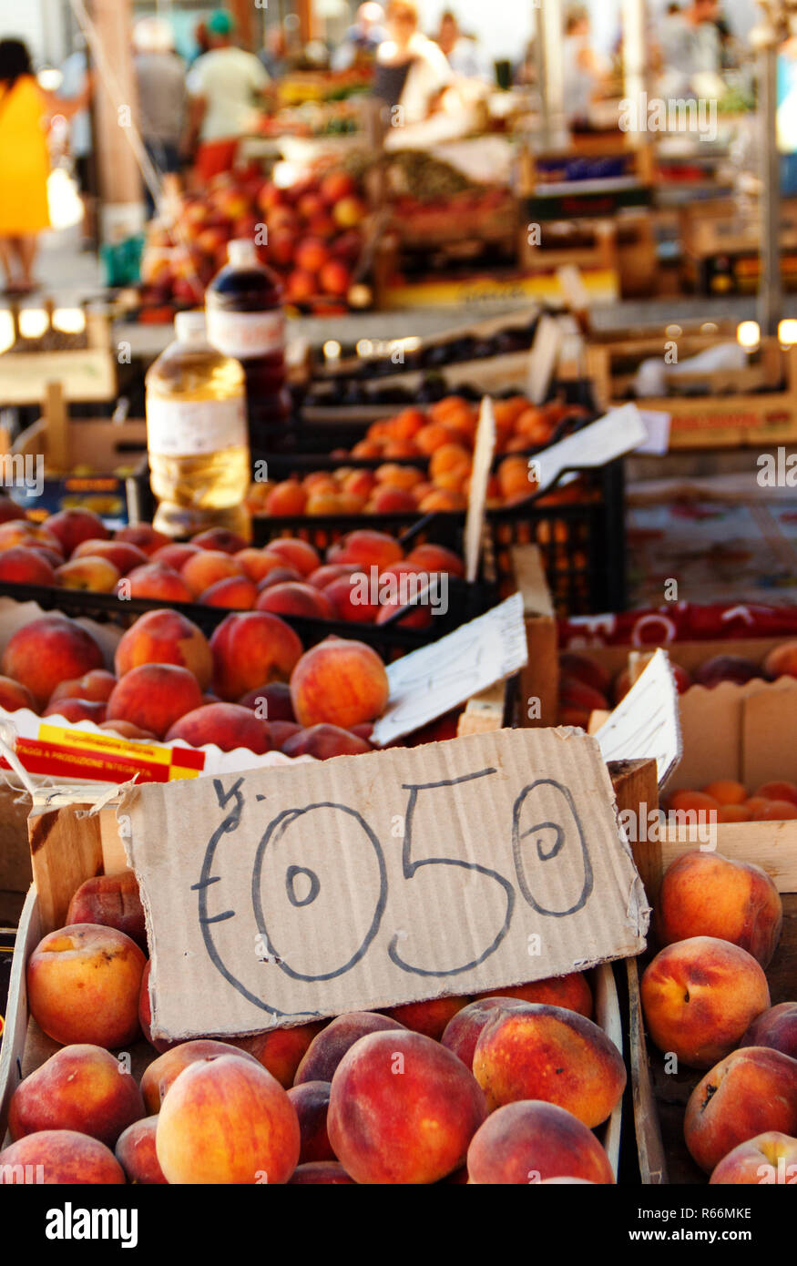 Peach country farm market hi-res stock photography and images - Alamy