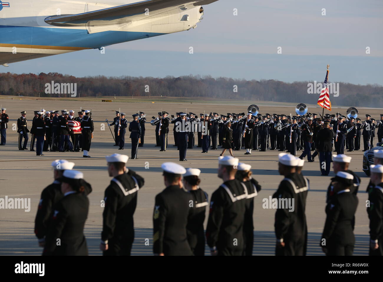 , Joint Base Andrews, Maryland, Dec. 03, 2018. U.S. ceremonial Honor Guard provides support at ...